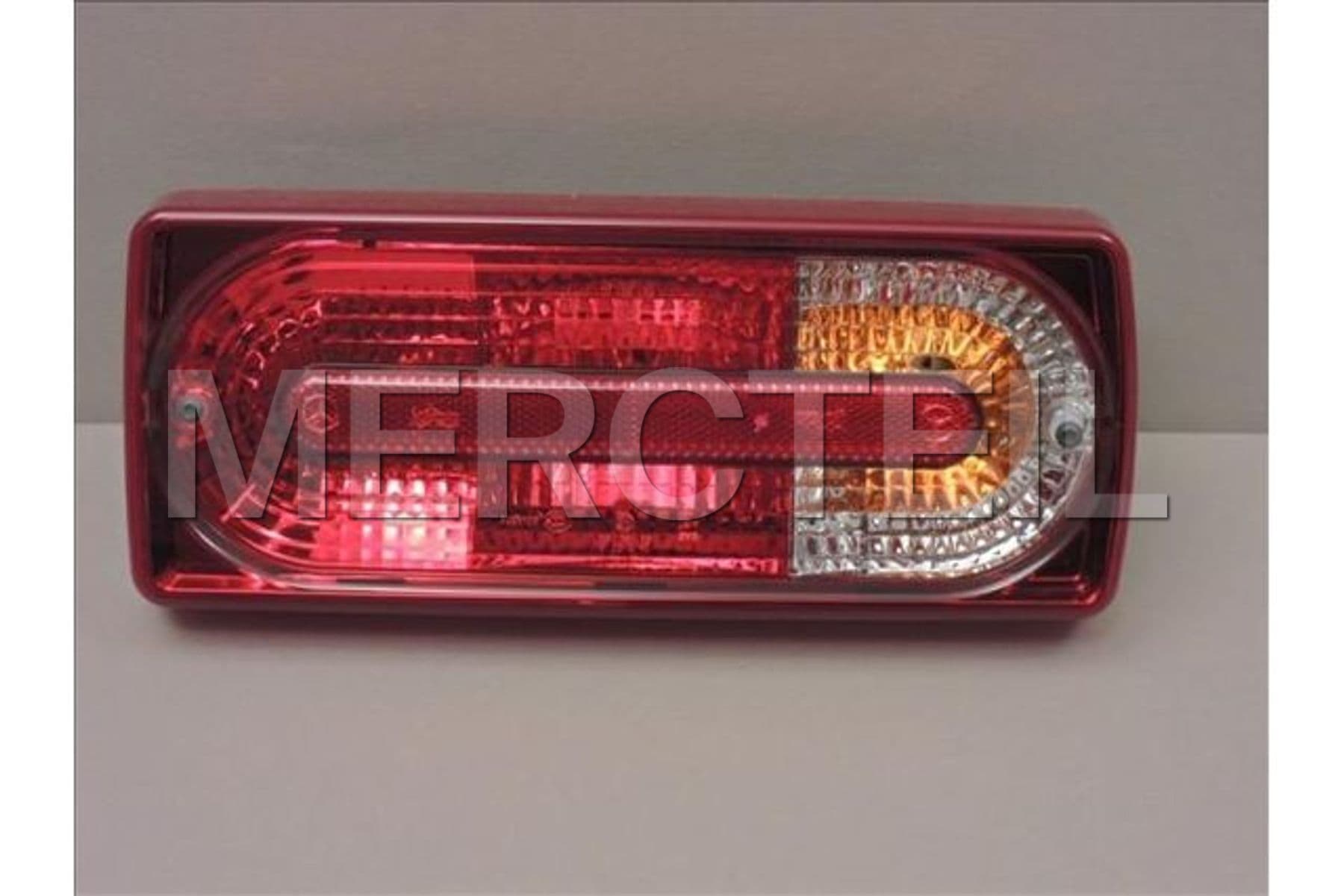 Buy the spare part Mercedes-Benz A4638202064 tail lamp