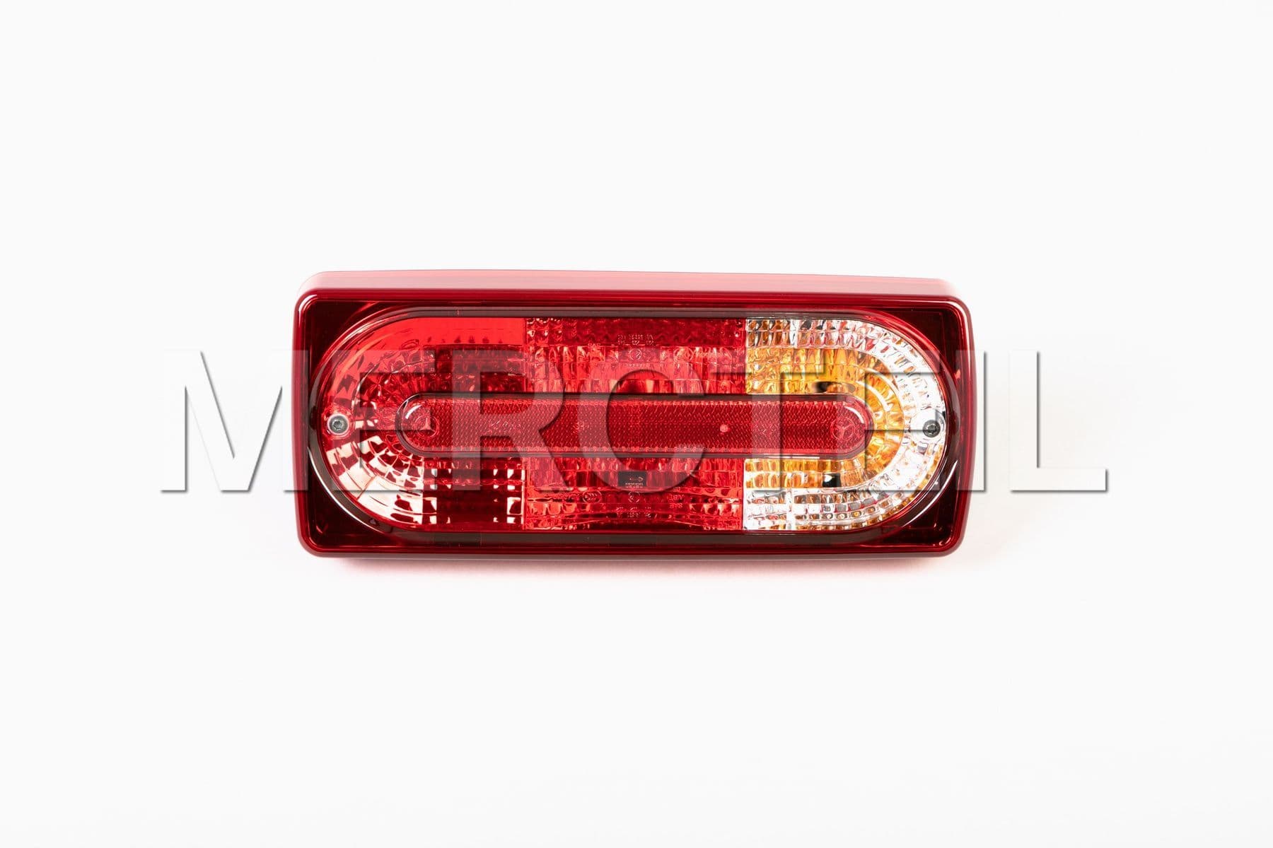 Buy the spare part Mercedes-Benz A4638202064 tail lamp