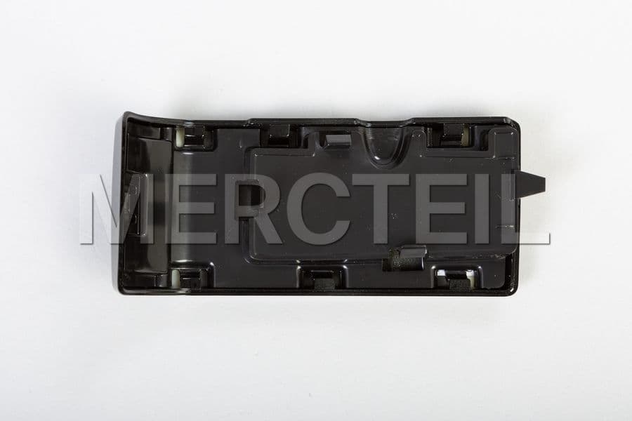Buy the spare part Mercedes-Benz A4638805502 cover