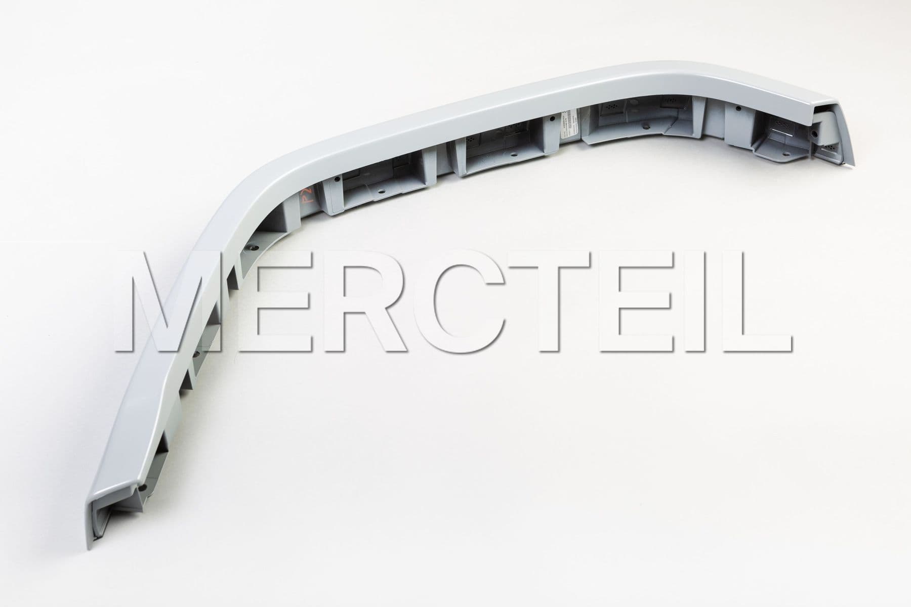 Buy the spare part Mercedes-Benz A46388082019999 fender flare