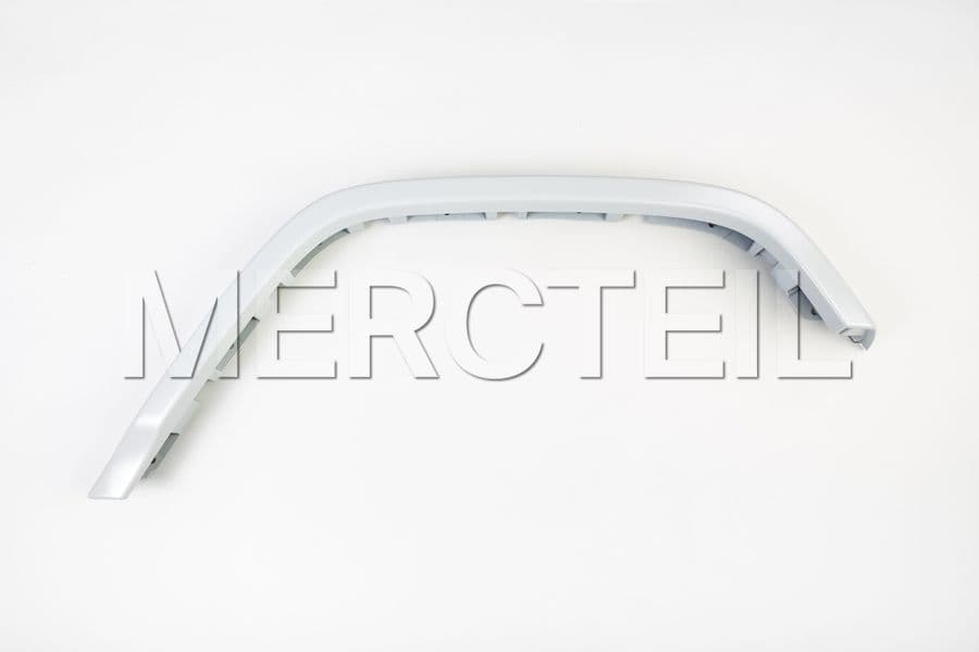 Buy the spare part Mercedes-Benz A46388082019999 fender flare