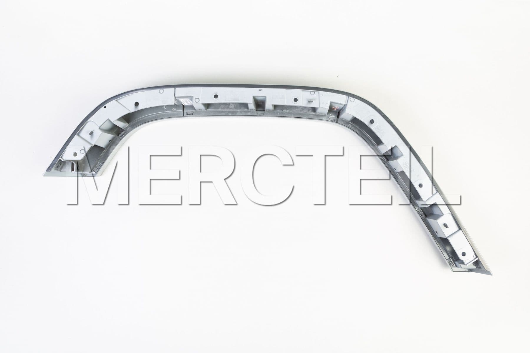 Buy the spare part Mercedes-Benz A46388082019999 fender flare