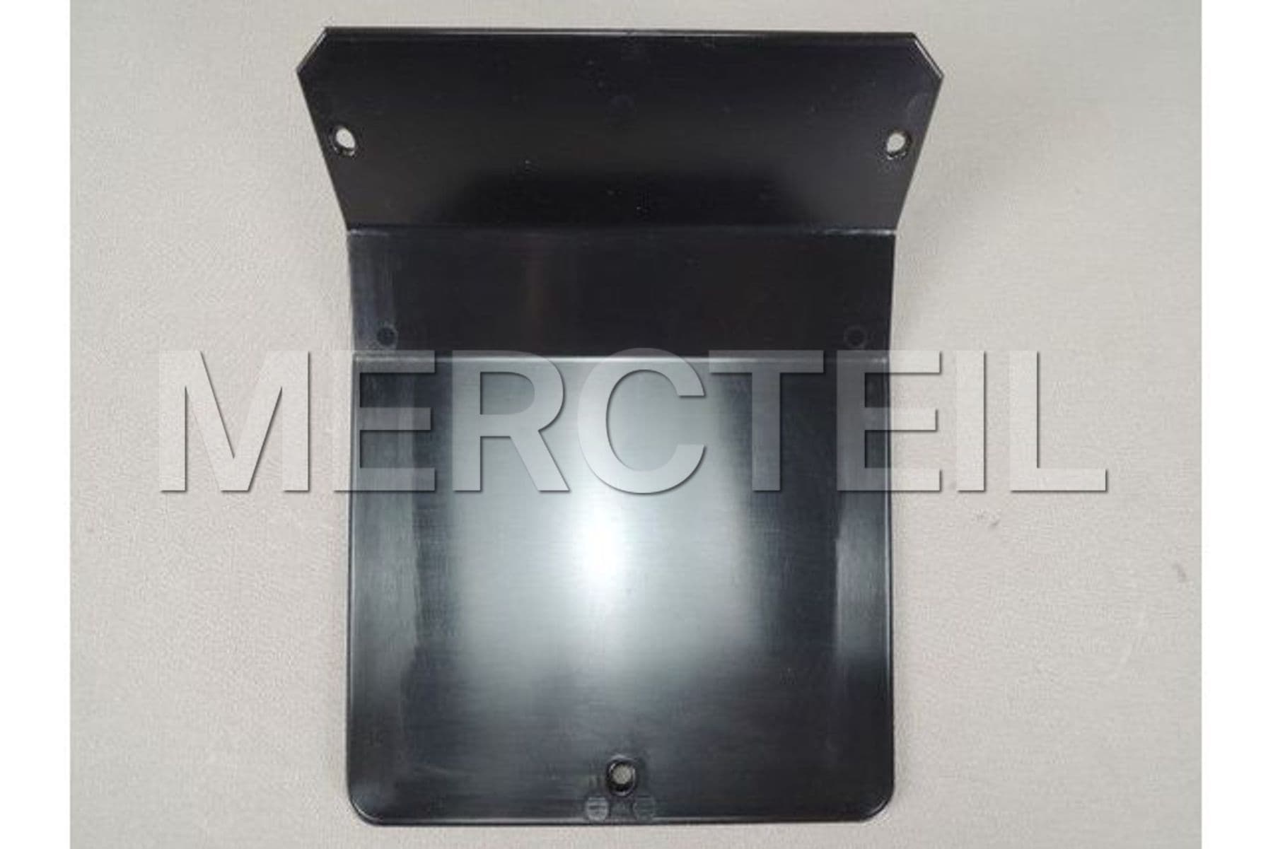 Buy the spare part Mercedes-Benz A4638820104 splash guard