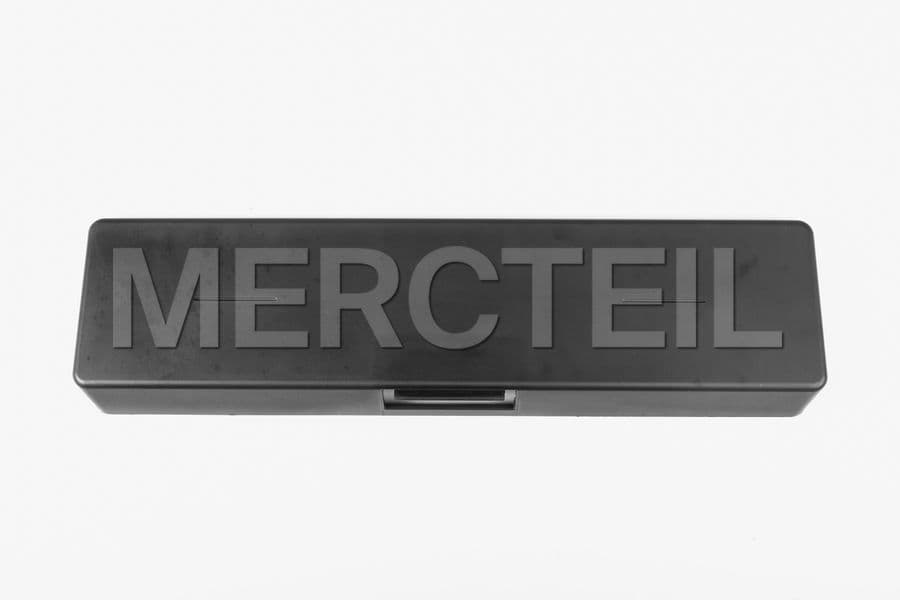 Buy the spare part Mercedes-Benz A4638850043 license plate cover