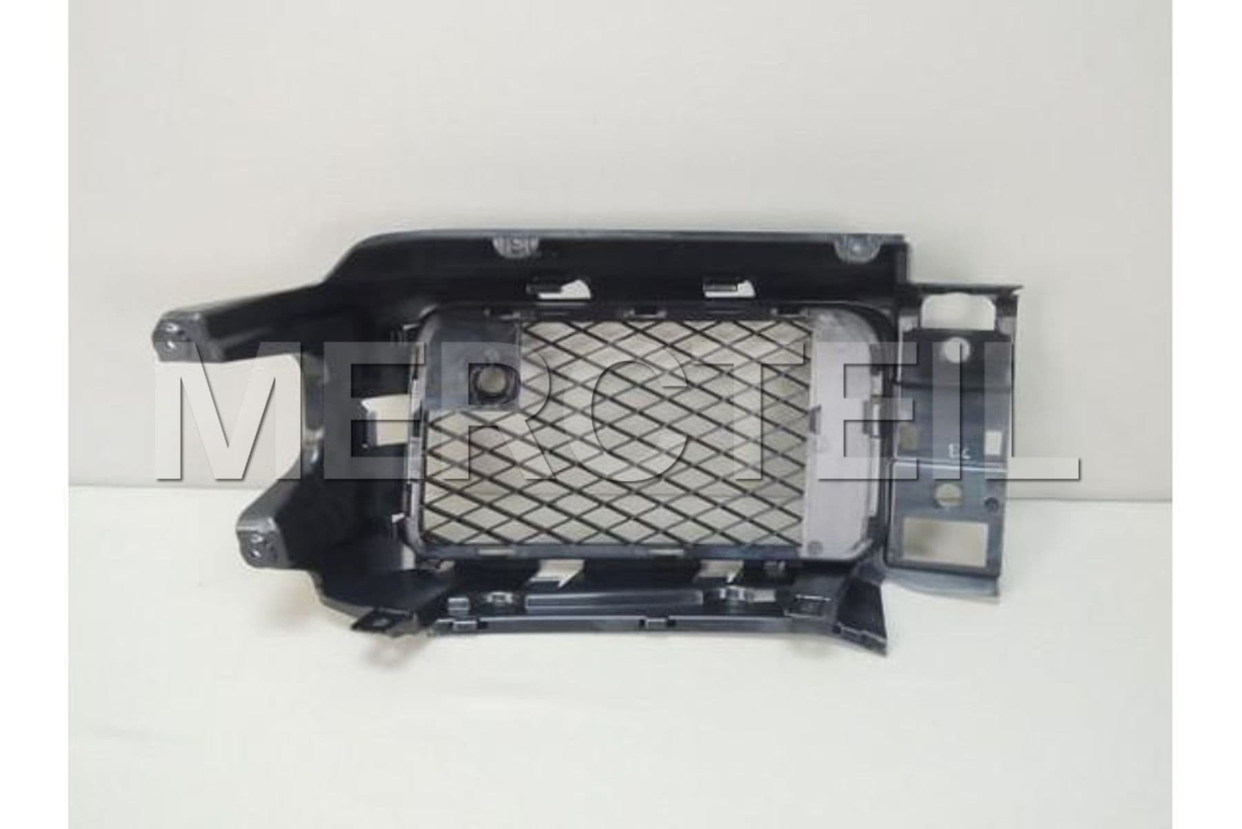 Buy the spare part Mercedes-Benz A4638850900 cover grille