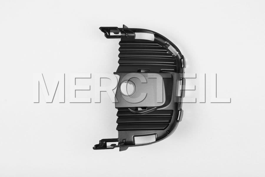 Buy the spare part Mercedes-Benz A4638858101 bumper holder