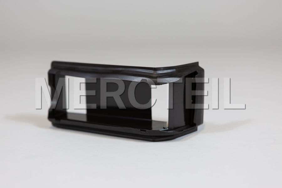 Buy the spare part Mercedes-Benz A4638859801 cover bumper area