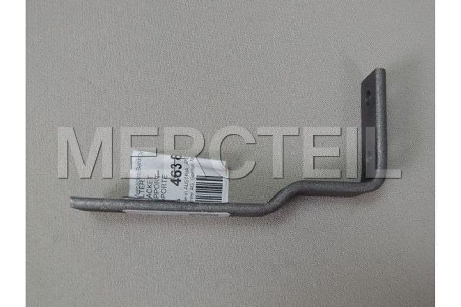 Buy the spare part Mercedes-Benz A4638890114 bracket