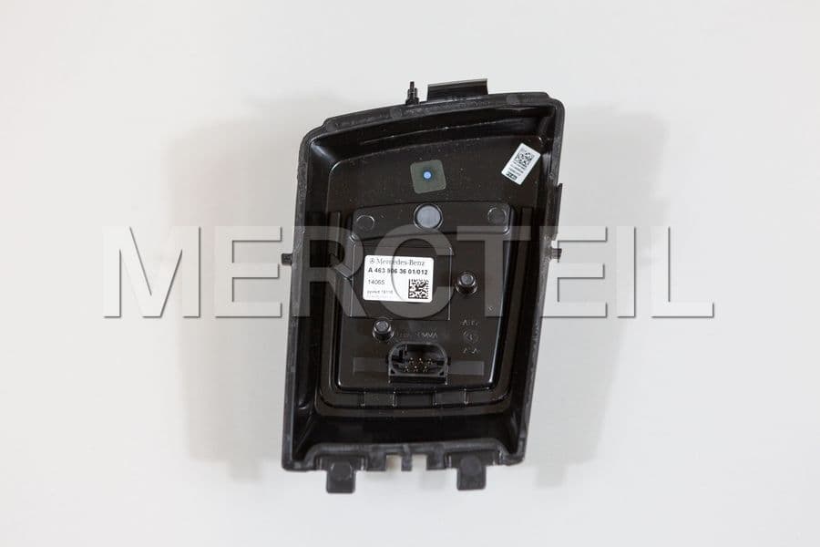 Buy the spare part Mercedes-Benz A4639063601 turn signal lamp