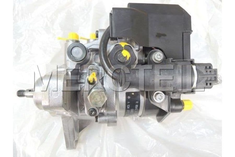 Buy the spare part Mercedes-Benz A6040700201 injection pump