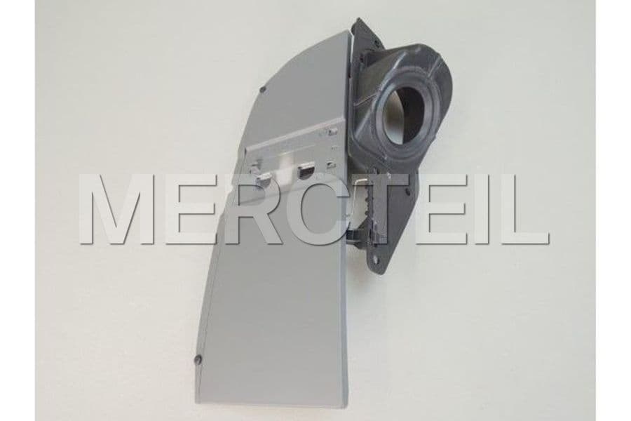 Buy the spare part Mercedes-Benz A63975003049999 flap
