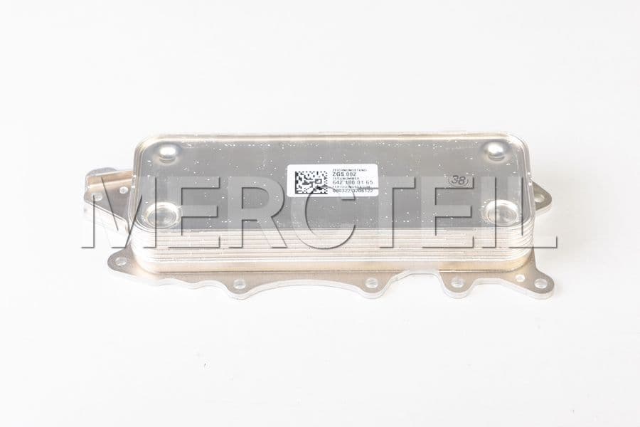 Buy the spare part Mercedes-Benz A6421800165 oil cooler