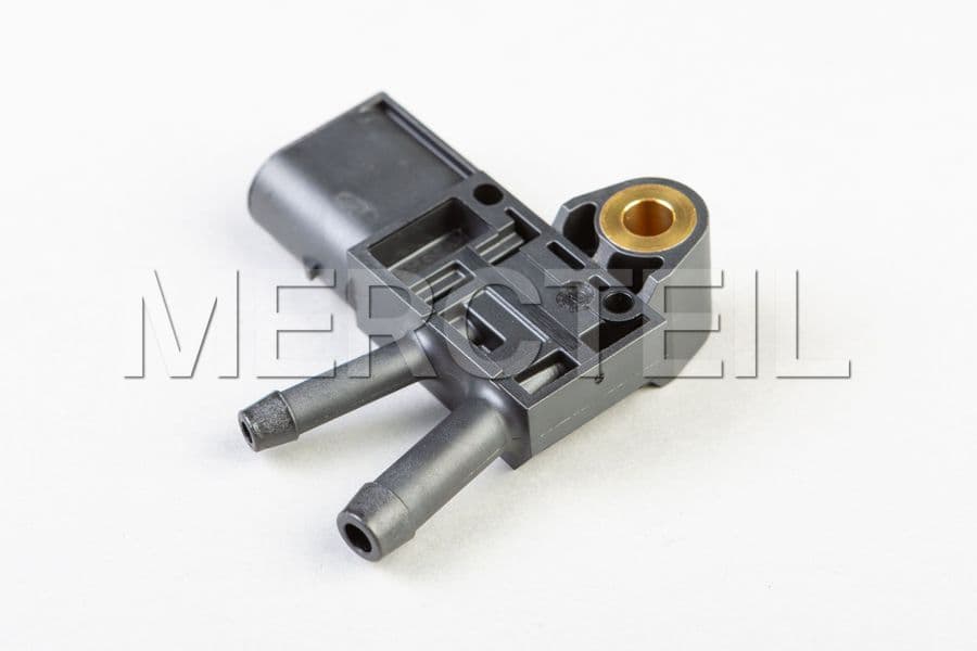 Buy the spare part Mercedes-Benz A6429050100 pressure sensor