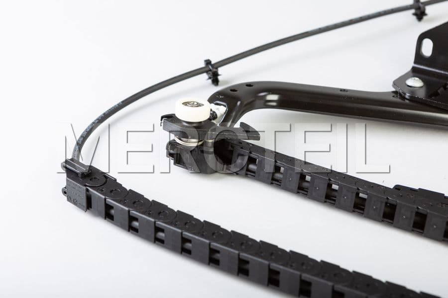 Buy the spare part Mercedes-Benz A9068204100 energy chain