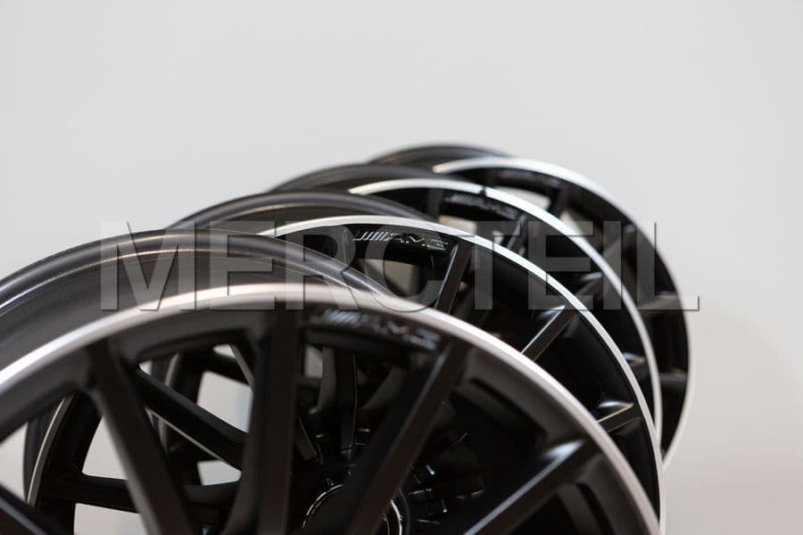 Buy the spare part Mercedes-Benz MW2904001 amg wheels kit r 20 7 x 71