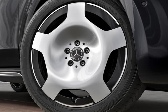 V-Class Facelift II Exclusive Wheels Glossy Finish With Black 19 Inch ...